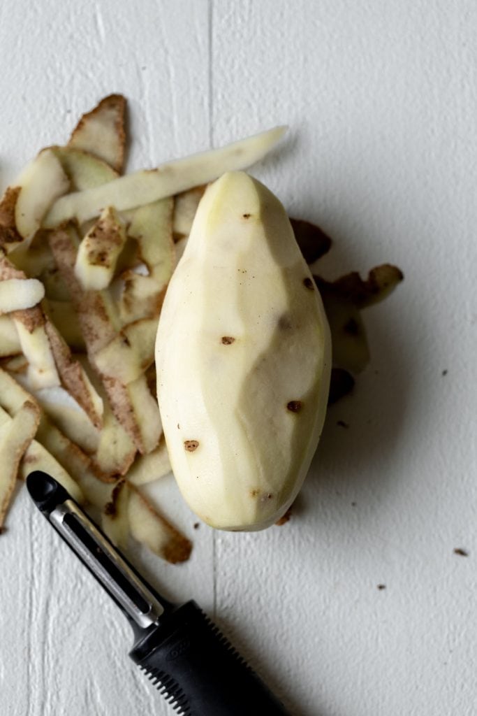 Seasoned Garlic Crab Fries with Aioli - Cooking with Cocktail Rings