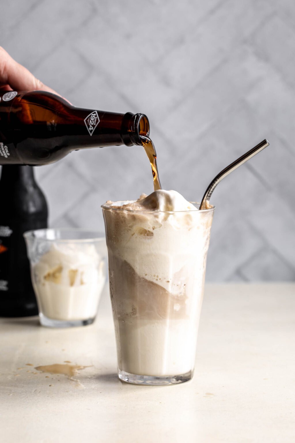 How to Make an Alcoholic Root Beer Float - Cooking with Cocktail Rings