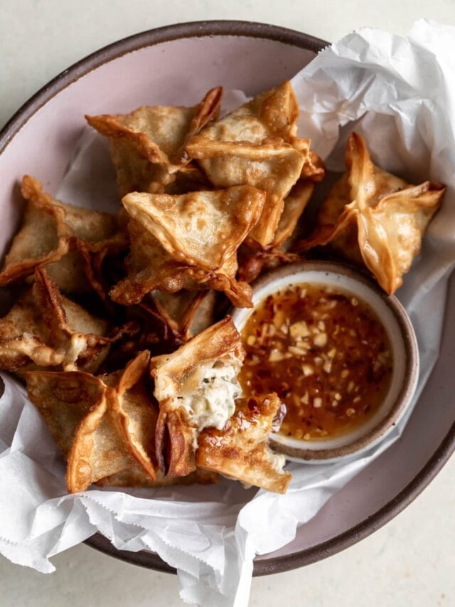 CRAB RANGOONS WITH ORANGE SWEET CHILI SAUCE - Cooking with Cocktail Rings