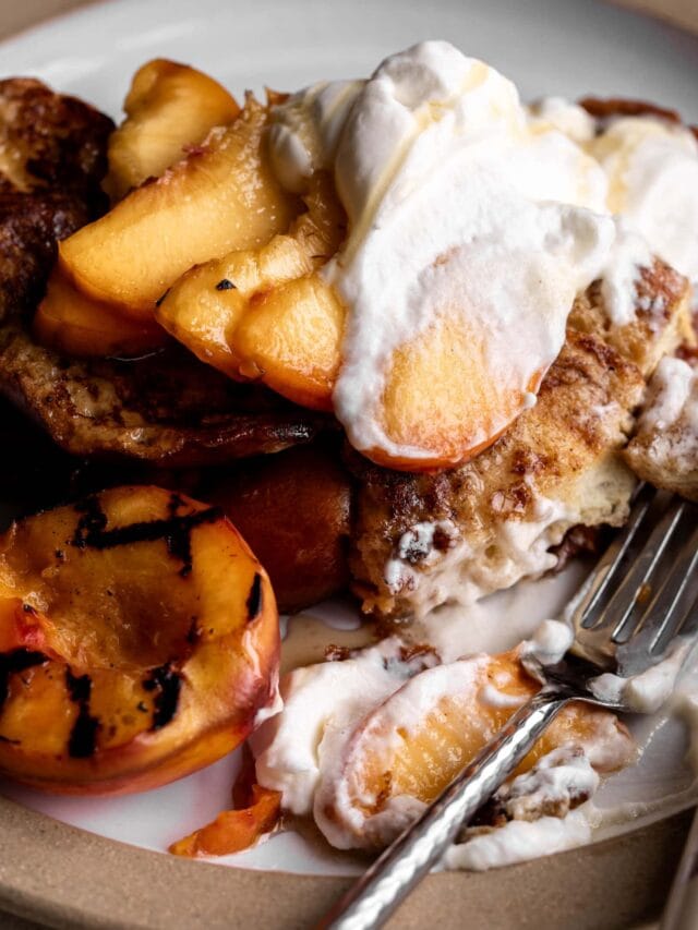 GRILLED PEACHES & CREAM CHALLAH FRENCH TOAST - Cooking with Cocktail Rings